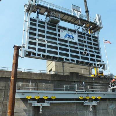 Norfork Dam Bulkhead - Aiding Spillway Gate Maintenance - Garver