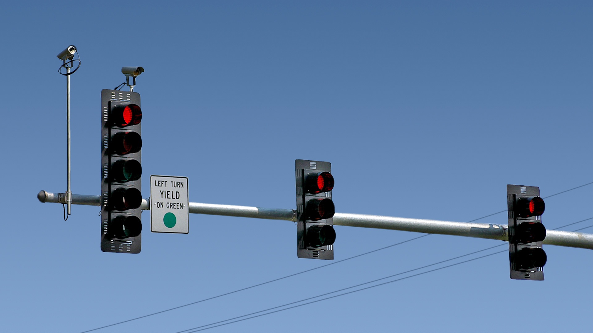 Signal Solutions - Providing safe and efficient traffic flow - Garver